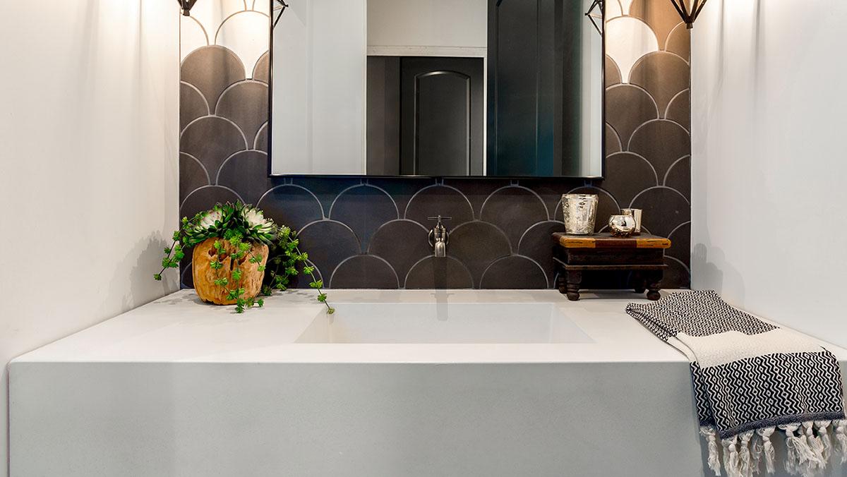 Iconic House Bathrooms | ARTO.com